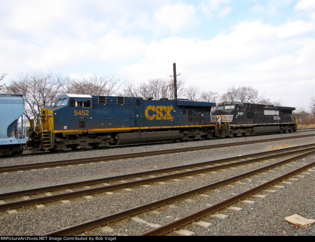 CSX 5452 and NS 8951
